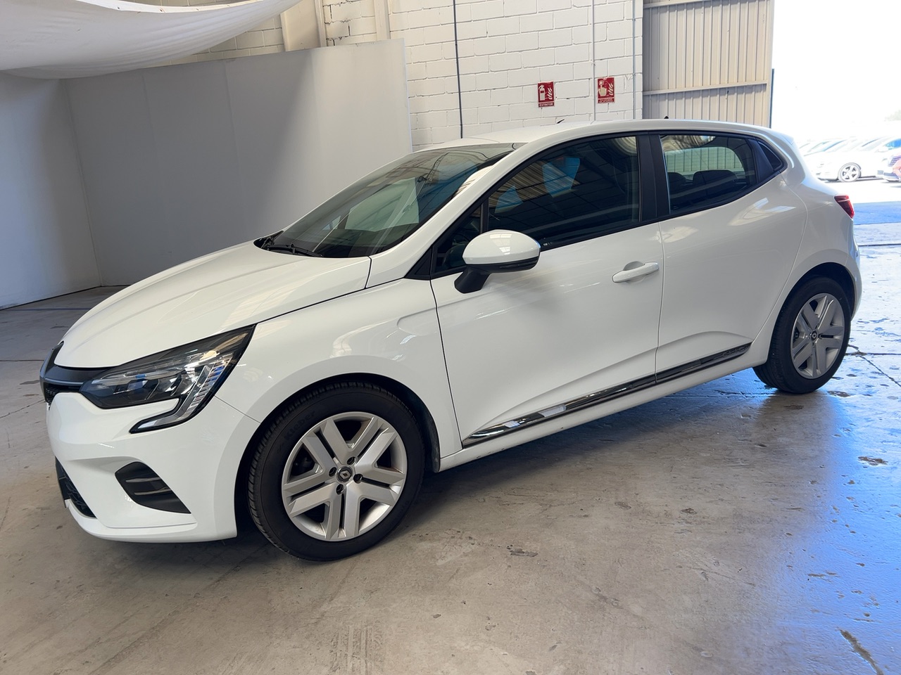 Comprar RENAULT CLIO - CLIO TCE 90 - 21N BUSINESS - Subasta en Madrid ...